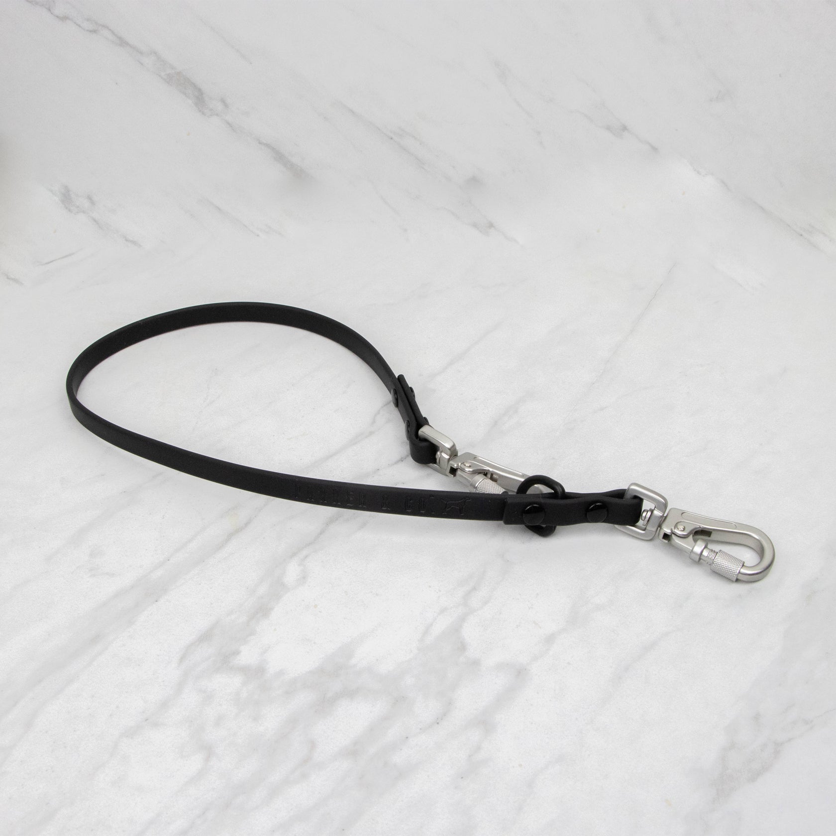 Solace Waterproof Multi-Dog Connector / Traffic Handle – Parker & Co.