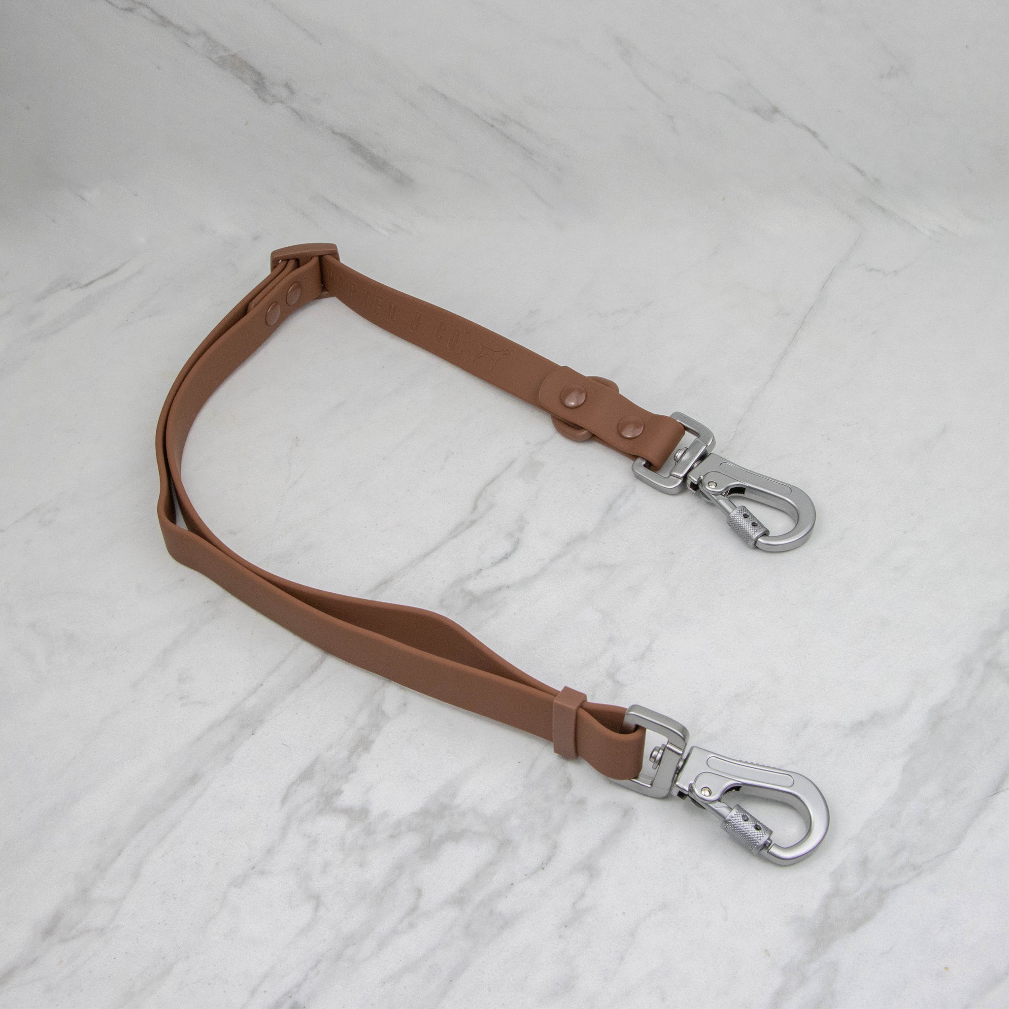 Solace Waterproof Multi-Dog Connector / Traffic Handle – Parker & Co.